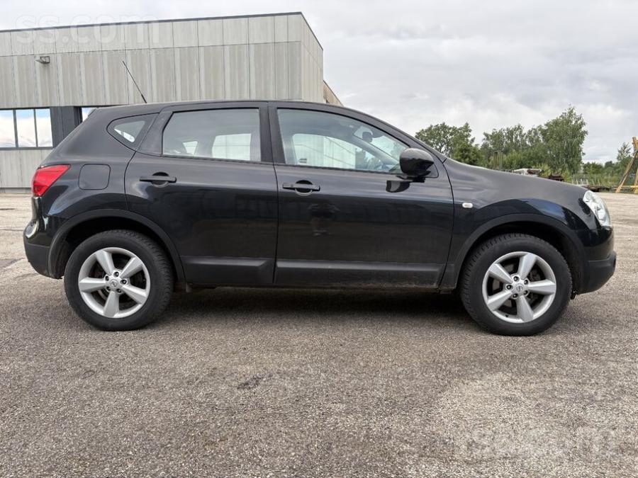 Melns Nissan Qashqai 2008 Cēsis, ar dzinēja tilpumu 1.50 L un nobraukumu 285 tūkst. km par 3650 €, foto 4 vietnē AUTOMOTO.COM.LV