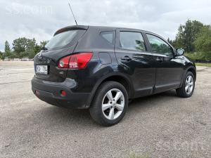 Melns Nissan Qashqai 2008 Cēsis, ar dzinēja tilpumu 1.50 L un nobraukumu 285 tūkst. km par 3650 €, foto 5 vietnē AUTOMOTO.COM.LV