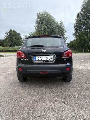 Melns Nissan Qashqai 2008 Cēsis, ar dzinēja tilpumu 1.50 L un nobraukumu 285 tūkst. km par 3650 €, foto 6 vietnē AUTOMOTO.COM.LV