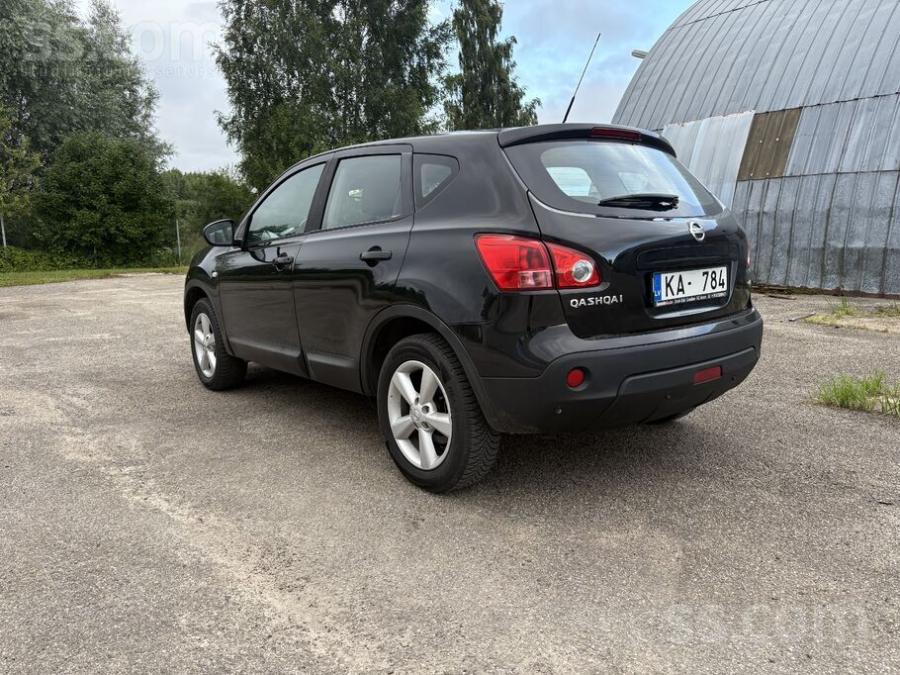 Melns Nissan Qashqai 2008 Cēsis, ar dzinēja tilpumu 1.50 L un nobraukumu 285 tūkst. km par 3650 €, foto 7 vietnē AUTOMOTO.COM.LV