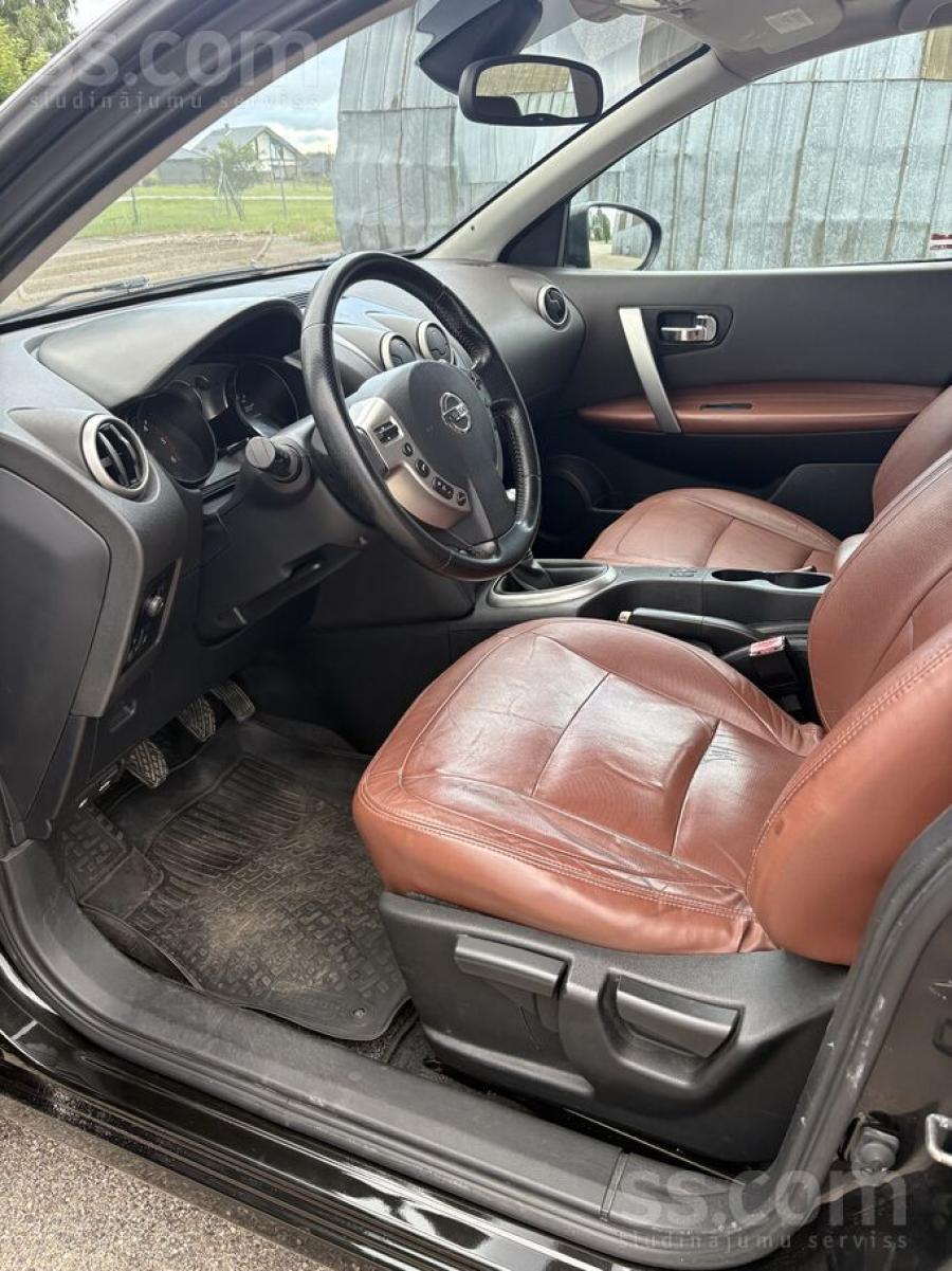 Melns Nissan Qashqai 2008 Cēsis, ar dzinēja tilpumu 1.50 L un nobraukumu 285 tūkst. km par 3650 €, foto 10 vietnē AUTOMOTO.COM.LV