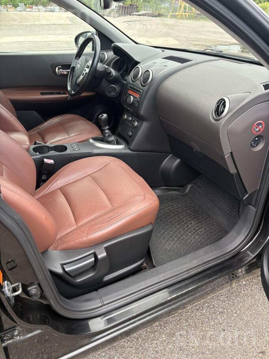 Melns Nissan Qashqai 2008 Cēsis, ar dzinēja tilpumu 1.50 L un nobraukumu 285 tūkst. km par 3650 €, foto 16 vietnē AUTOMOTO.COM.LV