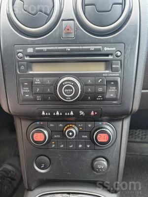 Melns Nissan Qashqai 2008 Cēsis, ar dzinēja tilpumu 1.50 L un nobraukumu 285 tūkst. km par 3650 €, foto 17 vietnē AUTOMOTO.COM.LV