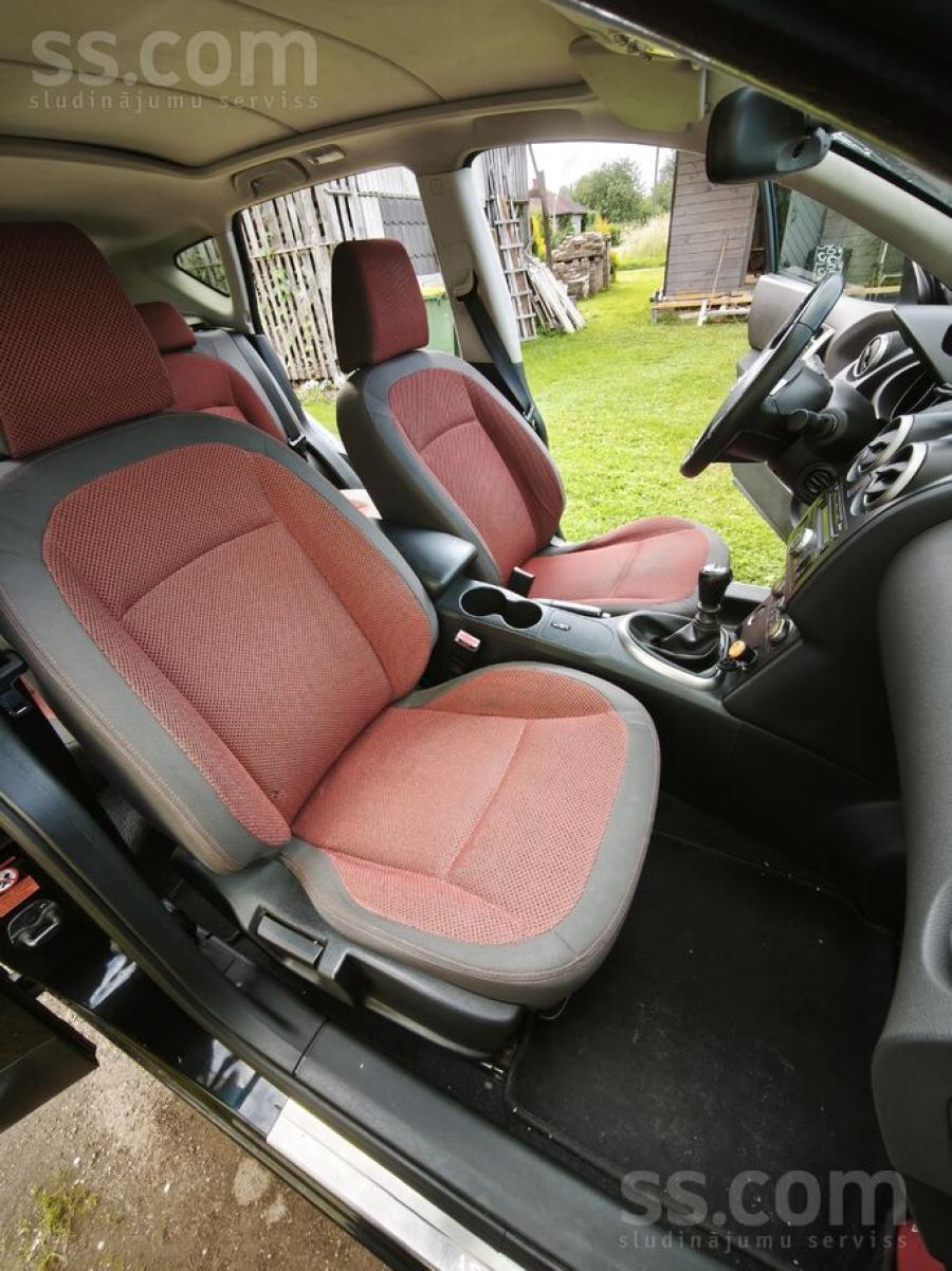 Black Nissan Qashqai 2008 in Valmiera, with an engine capacity of 1.50 L and mileage of 369 thousand km for 2400 €, photo 5 on AUTOMOTO.COM.LV