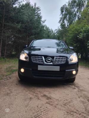 Black Nissan Qashqai 2008 in Vilnius, with an engine capacity of 1.50 L and mileage of 248 thousand km for 3600 €, photo  on AUTOMOTO.COM.LV
