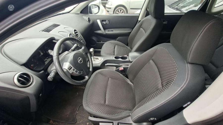 Black Nissan Qashqai 2008 in Vilnius, with an engine capacity of 2.00 L and mileage of 186 thousand km for 2000 €, photo 10 on AUTOMOTO.COM.LV