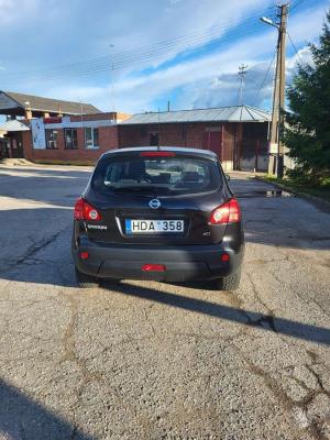 Melns Nissan Qashqai 2008 Vilkaviškis, ar dzinēja tilpumu 2.00 L un nobraukumu 339 tūkst. km par 3500 €, foto 10 vietnē AUTOMOTO.COM.LV