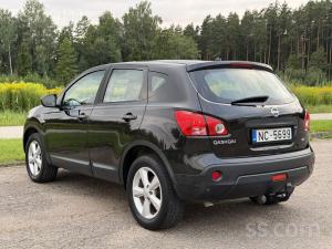 Melns Nissan Qashqai 2008 Jelgava, ar dzinēja tilpumu 2.00 L un nobraukumu 314 tūkst. km par 2850 €, foto 4 vietnē AUTOMOTO.COM.LV