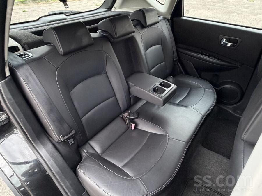 Melns Nissan Qashqai 2008 Jelgava, ar dzinēja tilpumu 2.00 L un nobraukumu 314 tūkst. km par 2850 €, foto 13 vietnē AUTOMOTO.COM.LV