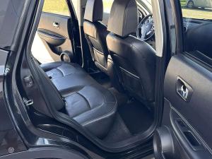 Melns Nissan Qashqai 2008 Jonava, ar dzinēja tilpumu 1.46 L un nobraukumu 280 tūkst. km par 3499 €, foto 25 vietnē AUTOMOTO.COM.LV