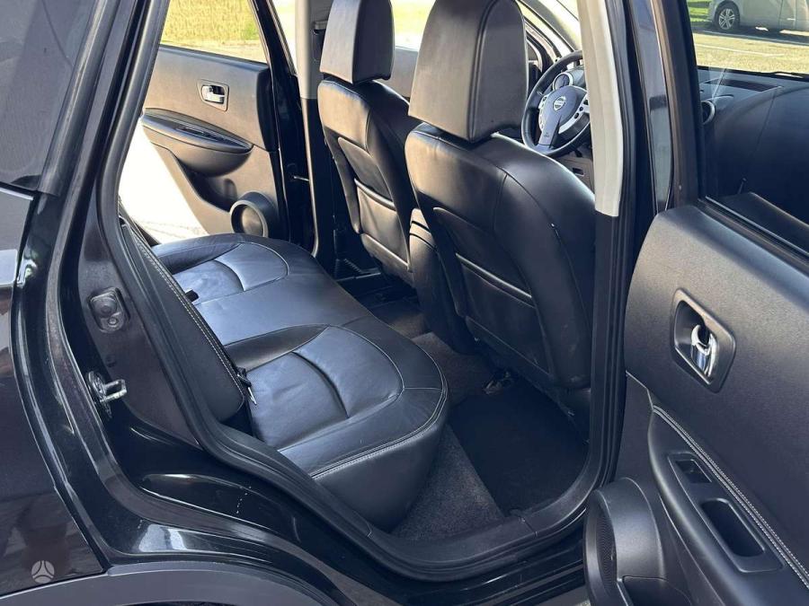 Melns Nissan Qashqai 2008 Jonava, ar dzinēja tilpumu 1.46 L un nobraukumu 280 tūkst. km par 3499 €, foto 25 vietnē AUTOMOTO.COM.LV