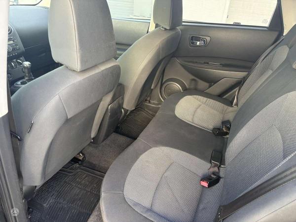 Black Nissan Qashqai 2008 in Vilnius, with an engine capacity of 1.60 L and mileage of 264 thousand km for 2000 €, photo 9 on AUTOMOTO.COM.LV