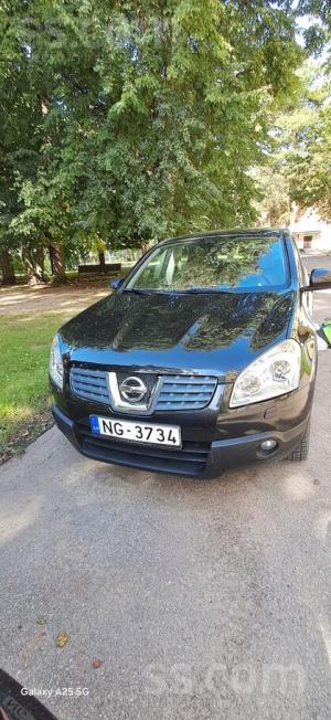 Melns Nissan Qashqai 2008 Rīga, ar dzinēja tilpumu 2.00 L un nobraukumu 270 tūkst. km par 3500 €, foto  vietnē AUTOMOTO.COM.LV