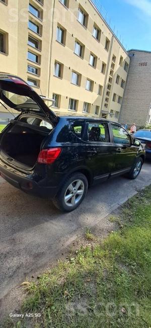 Melns Nissan Qashqai 2008 Rīga, ar dzinēja tilpumu 2.00 L un nobraukumu 270 tūkst. km par 3500 €, foto 4 vietnē AUTOMOTO.COM.LV