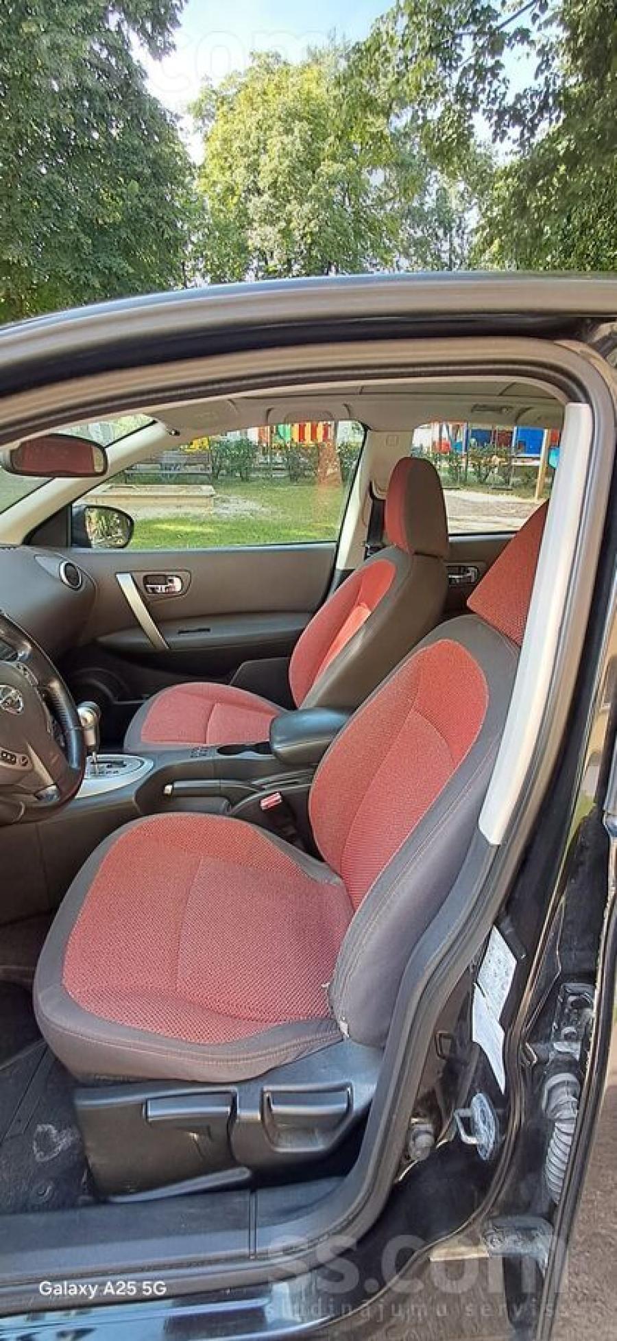 Melns Nissan Qashqai 2008 Rīga, ar dzinēja tilpumu 2.00 L un nobraukumu 270 tūkst. km par 3500 €, foto 7 vietnē AUTOMOTO.COM.LV