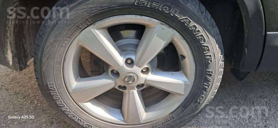 Melns Nissan Qashqai 2008 Rīga, ar dzinēja tilpumu 2.00 L un nobraukumu 270 tūkst. km par 3500 €, foto 9 vietnē AUTOMOTO.COM.LV