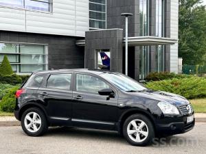 Black Nissan Qashqai 2008 in Riga, with an engine capacity of 2.00 L and mileage of 275 thousand km for 2990 €, photo 4 on AUTOMOTO.COM.LV