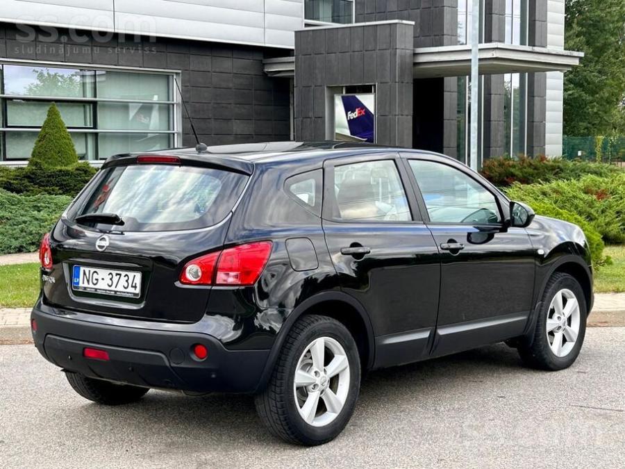 Black Nissan Qashqai 2008 in Riga, with an engine capacity of 2.00 L and mileage of 275 thousand km for 2990 €, photo 7 on AUTOMOTO.COM.LV