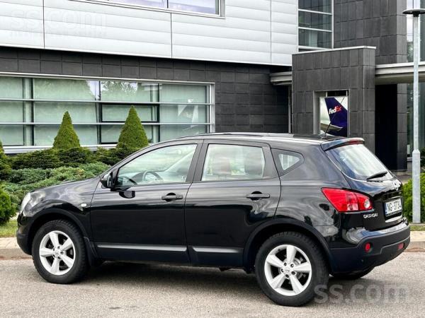 Black Nissan Qashqai 2008 in Riga, with an engine capacity of 2.00 L and mileage of 275 thousand km for 2990 €, photo 10 on AUTOMOTO.COM.LV