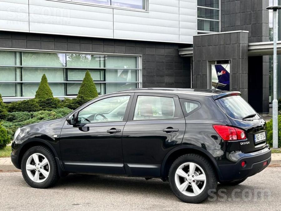 Black Nissan Qashqai 2008 in Riga, with an engine capacity of 2.00 L and mileage of 275 thousand km for 2990 €, photo 11 on AUTOMOTO.COM.LV