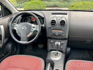 Black Nissan Qashqai 2008 in Riga, with an engine capacity of 2.00 L and mileage of 275 thousand km for 2990 €, photo 15 on AUTOMOTO.COM.LV