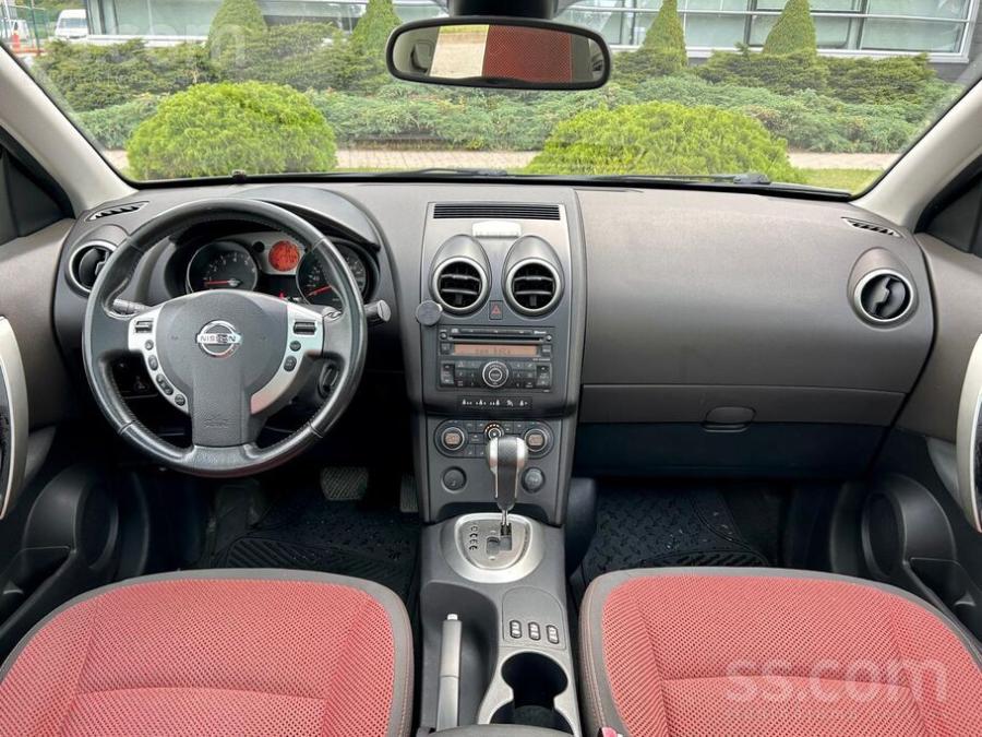 Black Nissan Qashqai 2008 in Riga, with an engine capacity of 2.00 L and mileage of 275 thousand km for 2990 €, photo 16 on AUTOMOTO.COM.LV