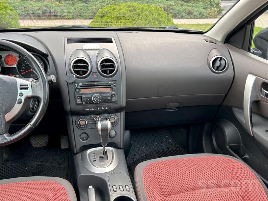 Black Nissan Qashqai 2008 in Riga, with an engine capacity of 2.00 L and mileage of 275 thousand km for 2990 €, photo 17 on AUTOMOTO.COM.LV