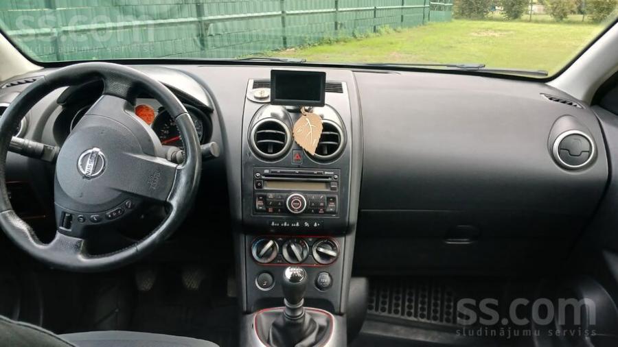 Melns Nissan Qashqai 2008 Rēzekne, ar dzinēja tilpumu 1.50 L un nobraukumu 256 tūkst. km par 3500 €, foto 6 vietnē AUTOMOTO.COM.LV