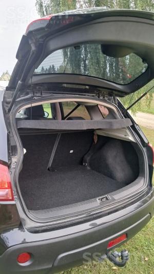 Melns Nissan Qashqai 2008 Rēzekne, ar dzinēja tilpumu 1.50 L un nobraukumu 256 tūkst. km par 3500 €, foto 8 vietnē AUTOMOTO.COM.LV