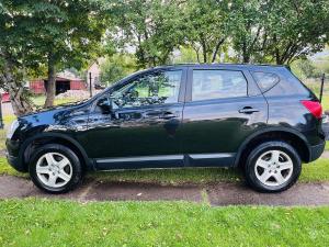 Melns Nissan Qashqai 2008 Viļņa, ar dzinēja tilpumu 2.00 L un nobraukumu 275 tūkst. km par 2550 €, foto 3 vietnē AUTOMOTO.COM.LV