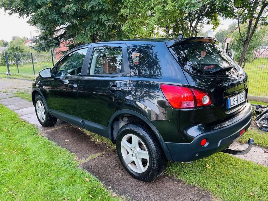 Melns Nissan Qashqai 2008 Viļņa, ar dzinēja tilpumu 2.00 L un nobraukumu 275 tūkst. km par 2550 €, foto 4 vietnē AUTOMOTO.COM.LV