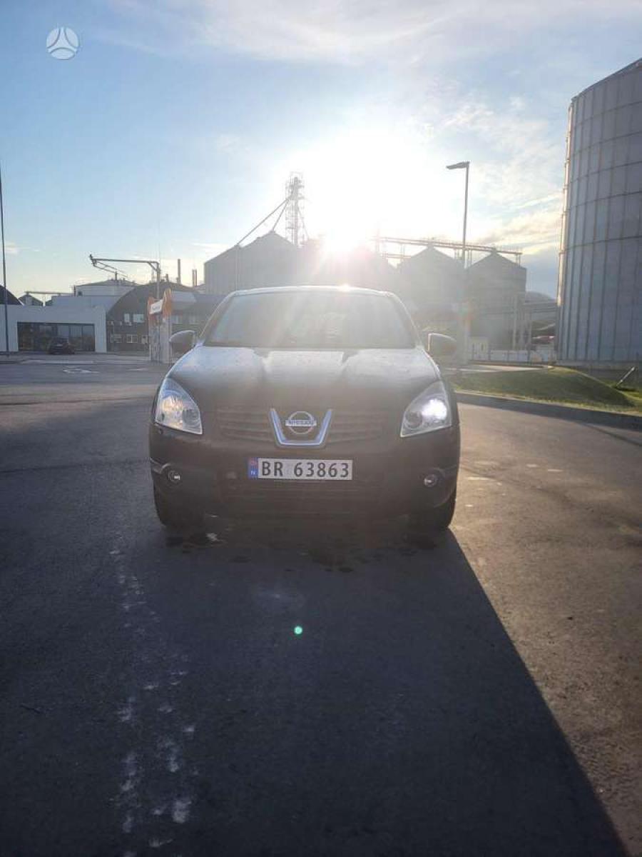 Black Nissan Qashqai 2008 in Pasvalys, with an engine capacity of 2.00 L and mileage of 274 thousand km for 2400 €, photo 6 on AUTOMOTO.COM.LV