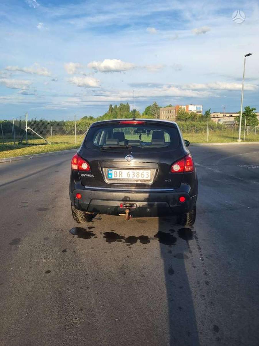 Black Nissan Qashqai 2008 in Pasvalys, with an engine capacity of 2.00 L and mileage of 274 thousand km for 2400 €, photo 7 on AUTOMOTO.COM.LV