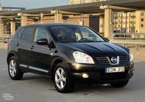 Black Nissan Qashqai 2008 in Vilnius, with an engine capacity of 1.50 L and mileage of 237 thousand km for 2000 €, photo 3 on AUTOMOTO.COM.LV