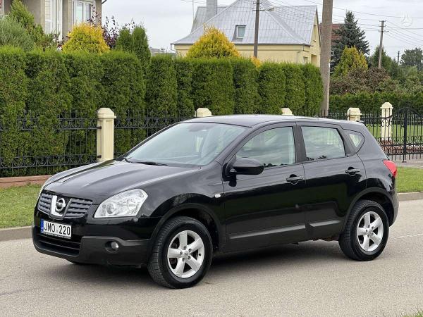Nissan Qashqai 2008 in Mazeikiai on AUTOMOTO.COM.LV Black Nissan Qashqai 2008 in Mazeikiai, with an engine capacity of 2.00 L and mileage of 248 thousand km for 3650 €, photo 1 on AUTOMOTO.COM.LV