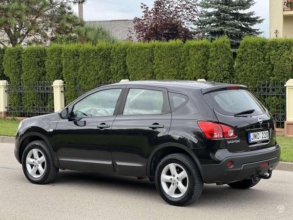 Nissan Qashqai 2008 in Mazeikiai on AUTOMOTO.COM.LV Black Nissan Qashqai 2008 in Mazeikiai, with an engine capacity of 2.00 L and mileage of 248 thousand km for 3650 €, photo 4 on AUTOMOTO.COM.LV