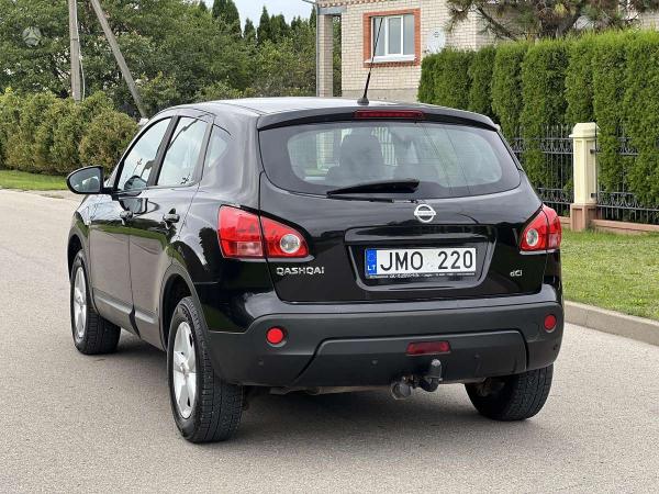 Nissan Qashqai 2008 in Mazeikiai on AUTOMOTO.COM.LV Black Nissan Qashqai 2008 in Mazeikiai, with an engine capacity of 2.00 L and mileage of 248 thousand km for 3650 €, photo 5 on AUTOMOTO.COM.LV