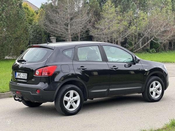 Nissan Qashqai 2008 in Mazeikiai on AUTOMOTO.COM.LV Black Nissan Qashqai 2008 in Mazeikiai, with an engine capacity of 2.00 L and mileage of 248 thousand km for 3650 €, photo 7 on AUTOMOTO.COM.LV