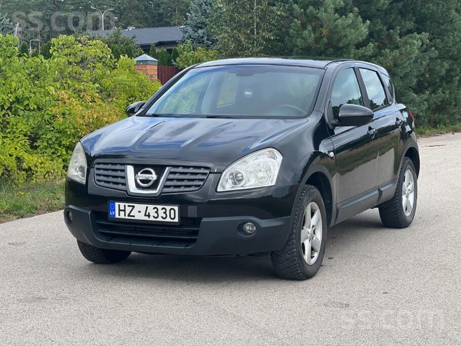 Black Nissan Qashqai 2008 in Riga, with an engine capacity of 1.50 L and mileage of 286 thousand km for 2690 €, photo 1 on AUTOMOTO.COM.LV