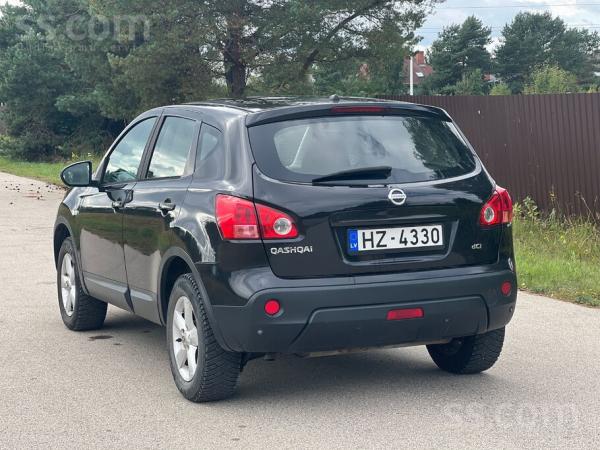 Nissan Qashqai 2008 in Riga on AUTOMOTO.COM.LV Black Nissan Qashqai 2008 in Riga, with an engine capacity of 1.50 L and mileage of 286 thousand km for 2690 ā¬, photo 3 on AUTOMOTO.COM.LV