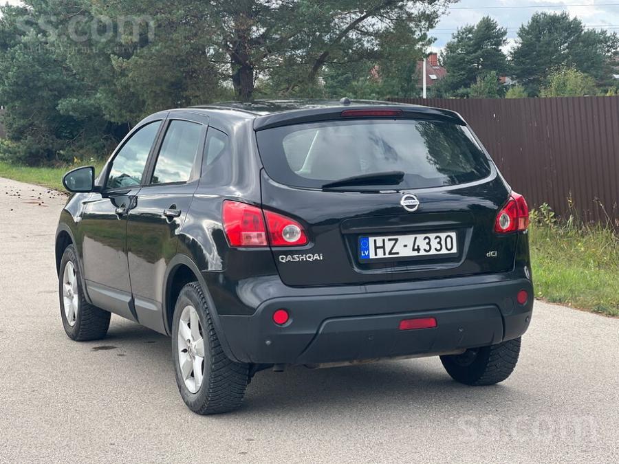 Black Nissan Qashqai 2008 in Riga, with an engine capacity of 1.50 L and mileage of 286 thousand km for 2690 €, photo 3 on AUTOMOTO.COM.LV