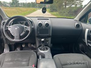 Black Nissan Qashqai 2008 in Riga, with an engine capacity of 1.50 L and mileage of 286 thousand km for 2690 €, photo 9 on AUTOMOTO.COM.LV