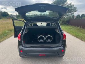 Black Nissan Qashqai 2008 in Riga, with an engine capacity of 1.50 L and mileage of 286 thousand km for 2690 €, photo 10 on AUTOMOTO.COM.LV