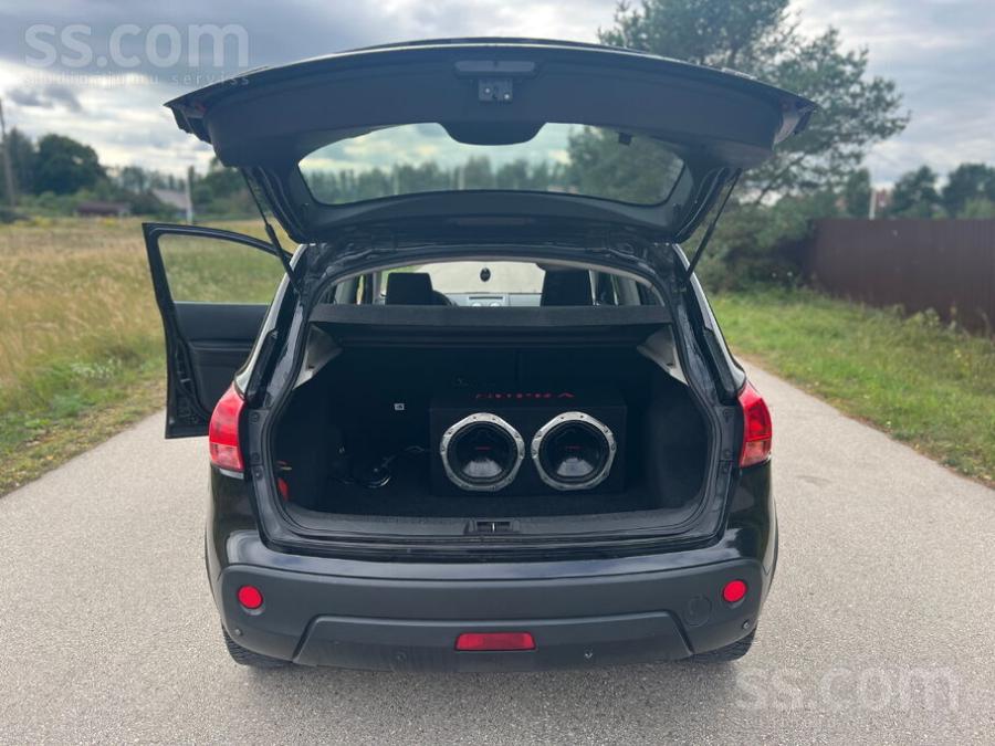 Black Nissan Qashqai 2008 in Riga, with an engine capacity of 1.50 L and mileage of 286 thousand km for 2690 €, photo 10 on AUTOMOTO.COM.LV