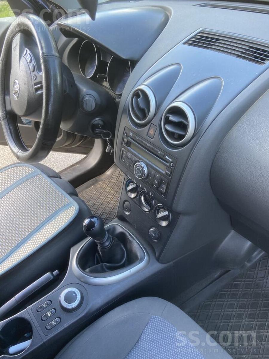 Melns Nissan Qashqai 2008 Bauska, ar dzinēja tilpumu 2.00 L un nobraukumu 267 tūkst. km par 2500 €, foto 7 vietnē AUTOMOTO.COM.LV