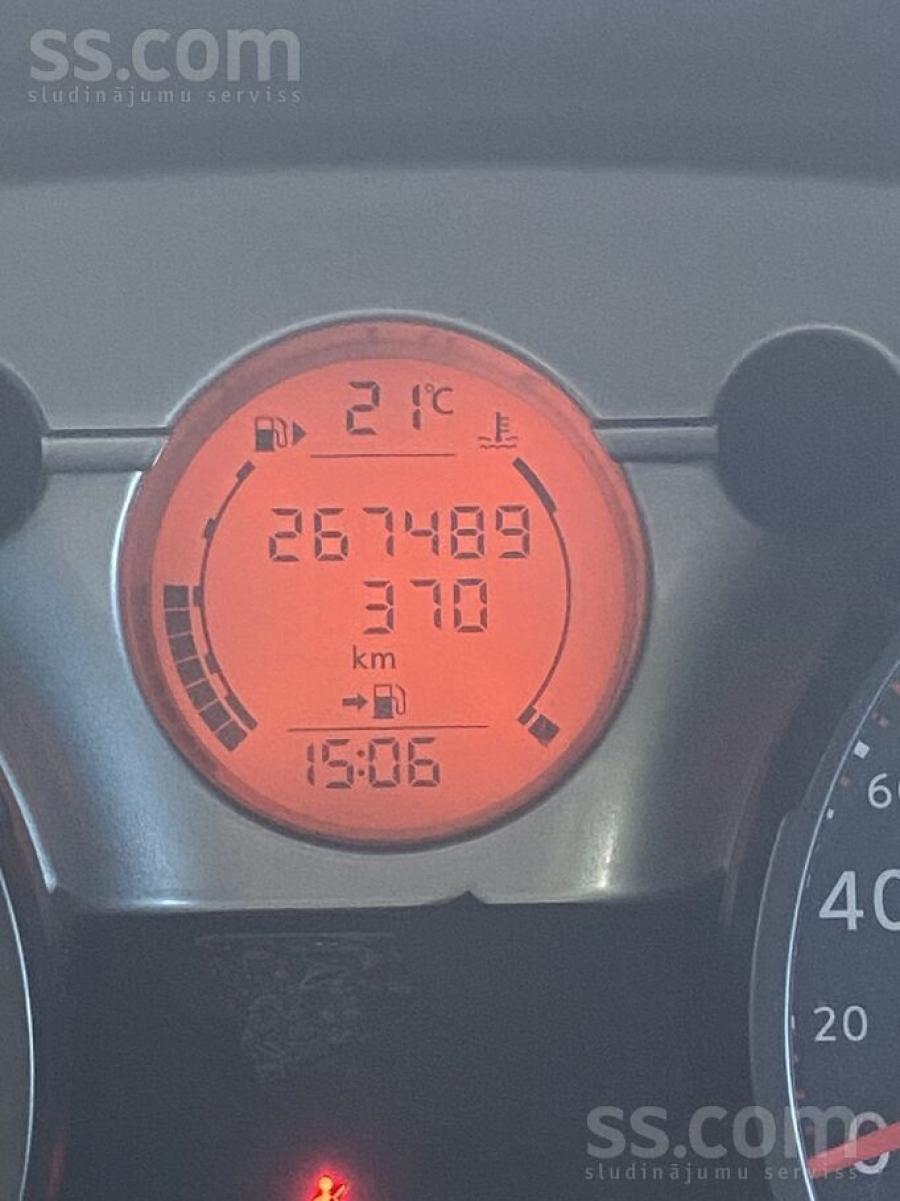 Melns Nissan Qashqai 2008 Bauska, ar dzinēja tilpumu 2.00 L un nobraukumu 267 tūkst. km par 2500 €, foto 9 vietnē AUTOMOTO.COM.LV