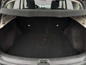 Black Nissan Qashqai 2008 in Kaunas, with an engine capacity of 1.50 L and mileage of 326 thousand km for 3999 €, photo 9 on AUTOMOTO.COM.LV