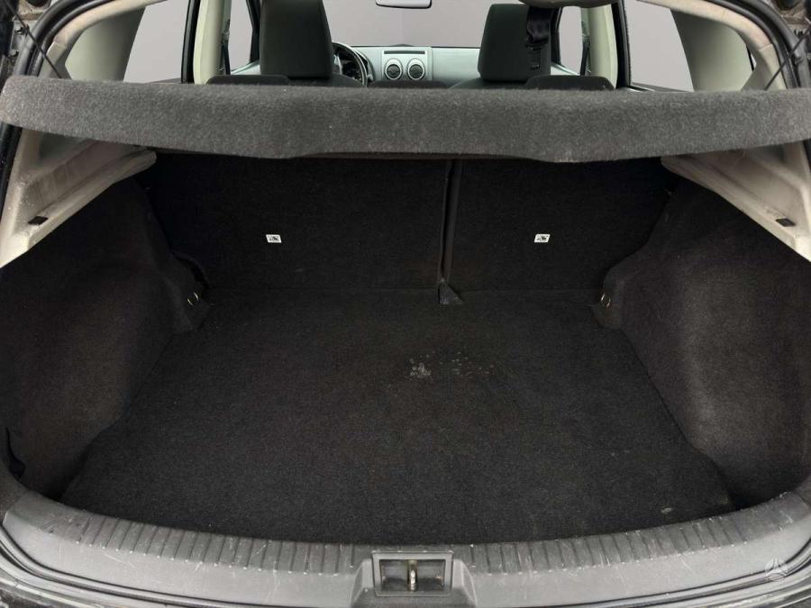 Black Nissan Qashqai 2008 in Kaunas, with an engine capacity of 1.50 L and mileage of 326 thousand km for 3999 €, photo 9 on AUTOMOTO.COM.LV
