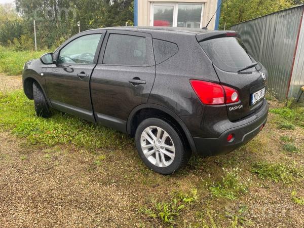 Nissan Qashqai 2008 Rīga vietnē Melns Nissan Qashqai 2008 Rīga, ar dzinēja tilpumu 1.50 L un nobraukumu 0 tūkst. km par 2799 €, foto 6 vietnē AUTOMOTO.COM.LV