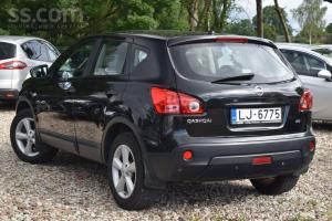 Melns Nissan Qashqai 2008 Kuldīga, ar dzinēja tilpumu 1.50 L un nobraukumu 0 tūkst. km par 3350 €, foto 3 vietnē AUTOMOTO.COM.LV
